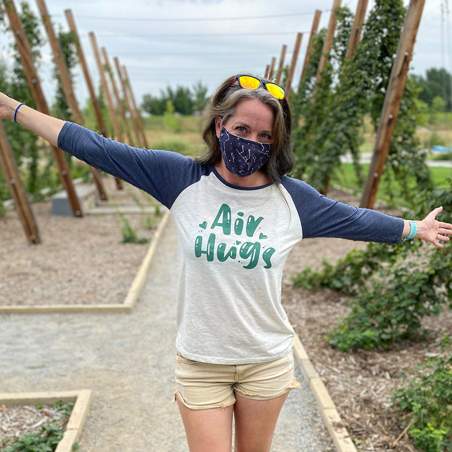 Send an Air Hug in Honor of Friendship Day | Akinz