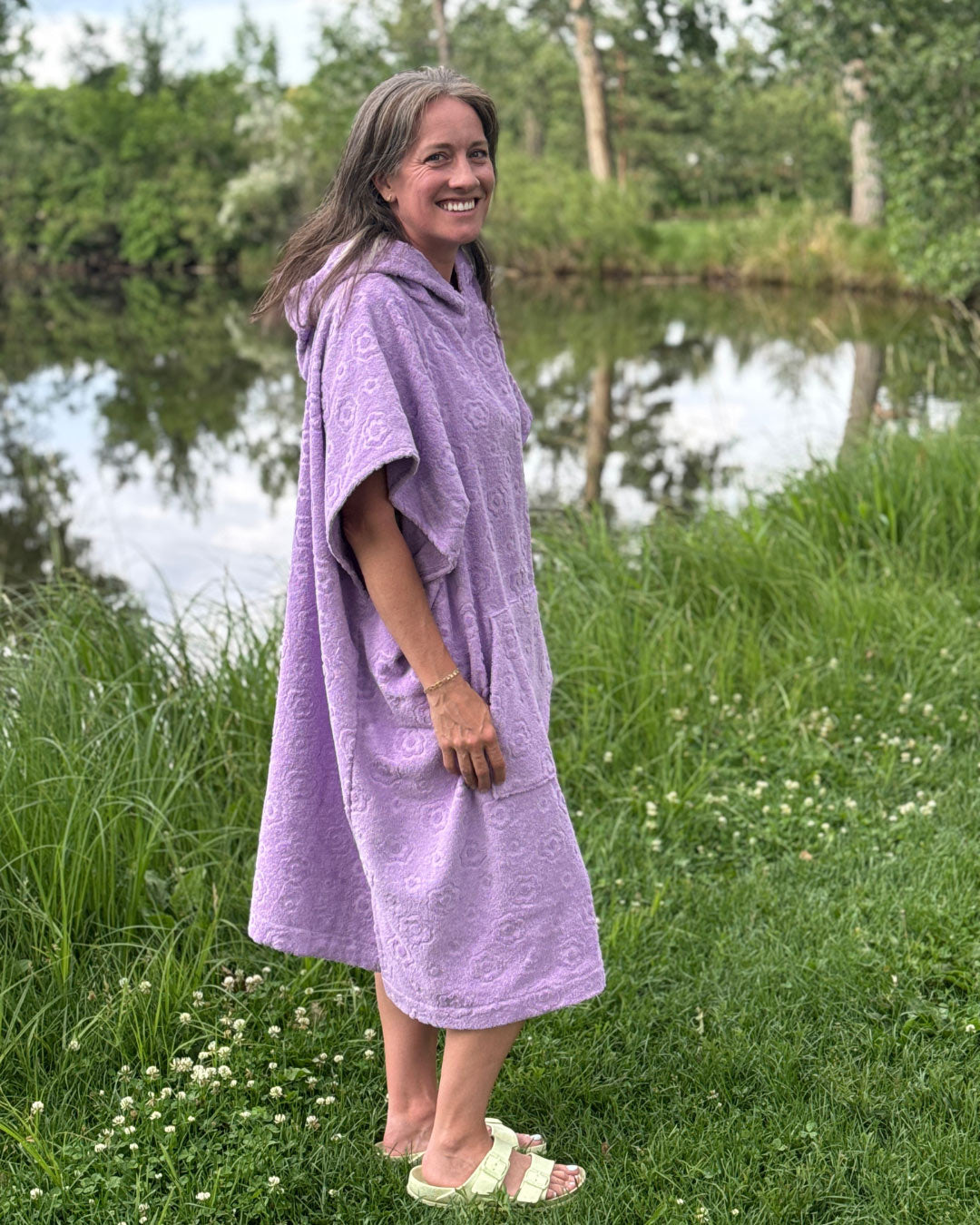 Shoreline Hooded Poncho Daisy Purple – Akinz